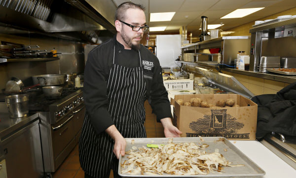 Kahill's 'raising the bar' for upscale dining