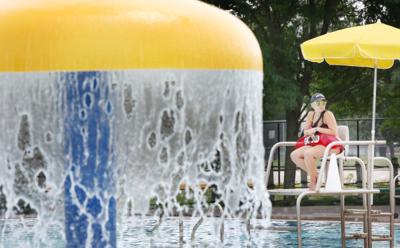 Sioux City extends swim season at Riverside, Leif Erikson pools