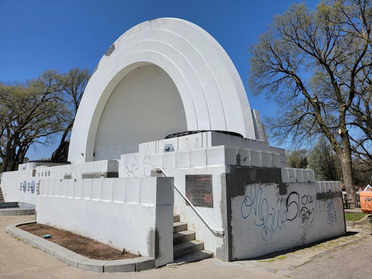 Grandview Park Bandshell hit twice with graffiti
