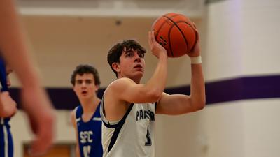 Collette's 29 not enough for DV to keep pace with Chargers