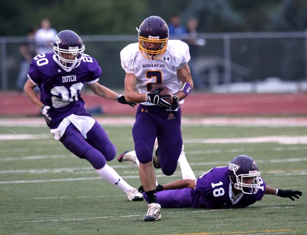 Monarchs turn to air game vs. MOC-Floyd Valley