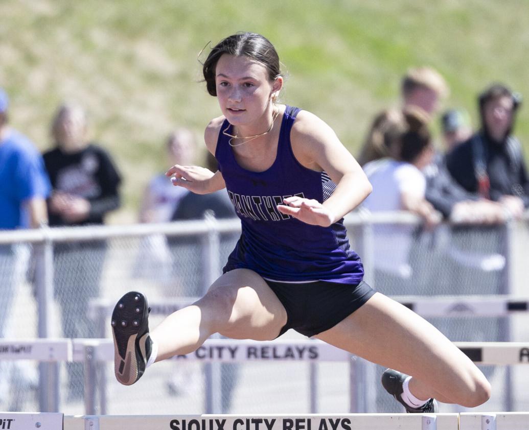 Track & field: Record-setting day at Sioux City Relays