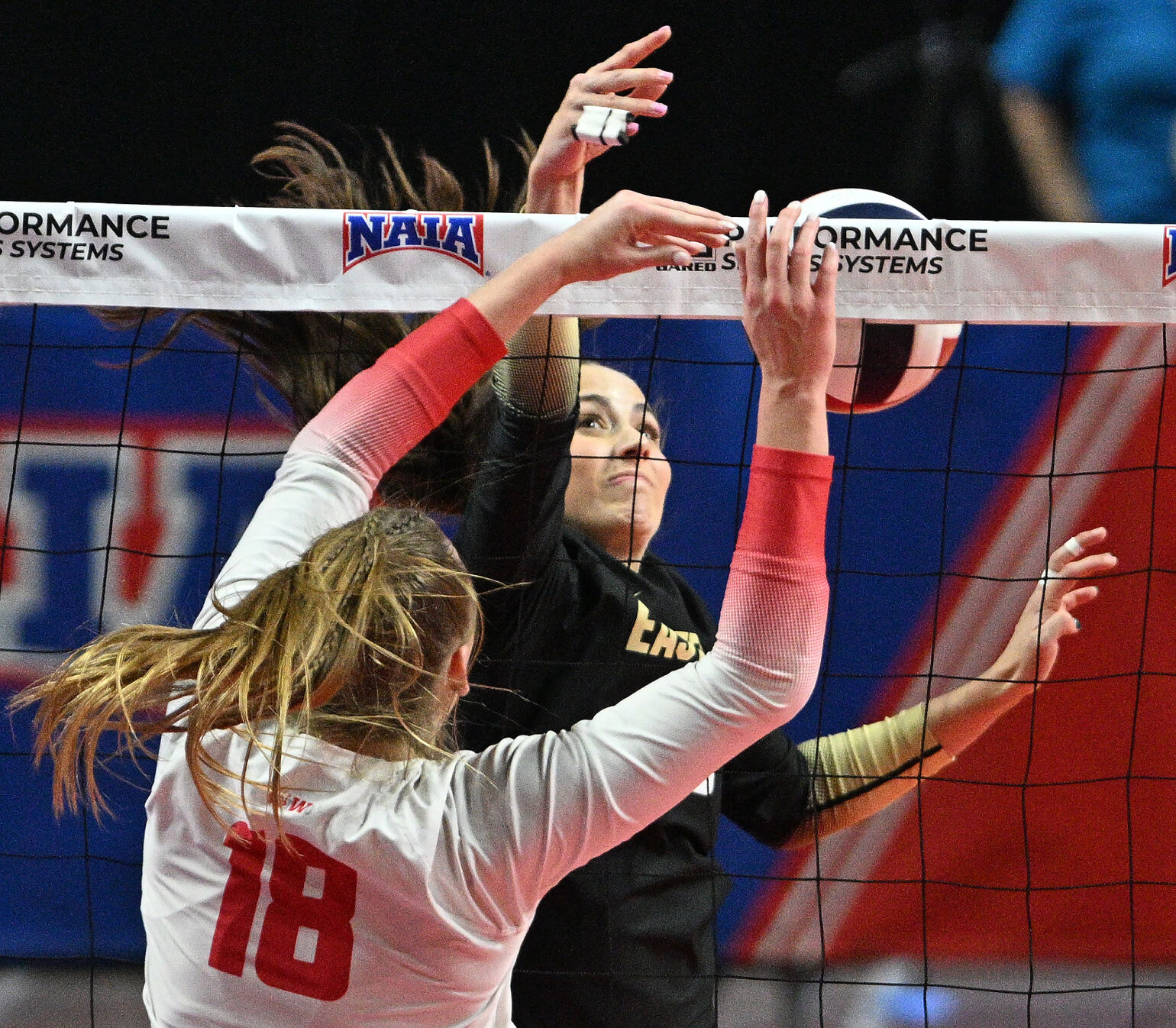 Photos: Eastern Oregon vs Indiana Wesleyan NAIA volleyball