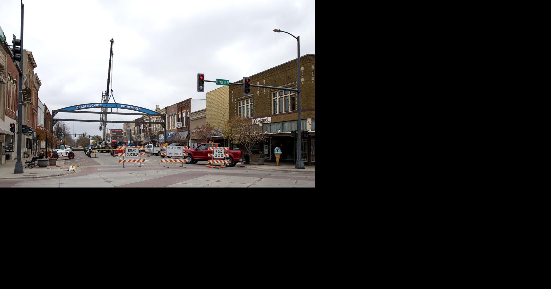 Le Mars, Iowa, adds large lighted welcome sign