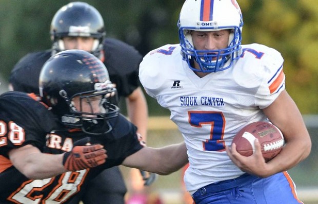 Late touchdown lifts Sioux Center past Orabs