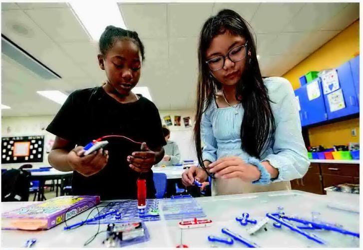 Hunt Elementary students participate in STEM pilot project