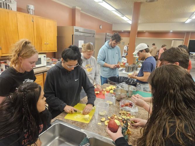 Morningside University students get schooled on pie