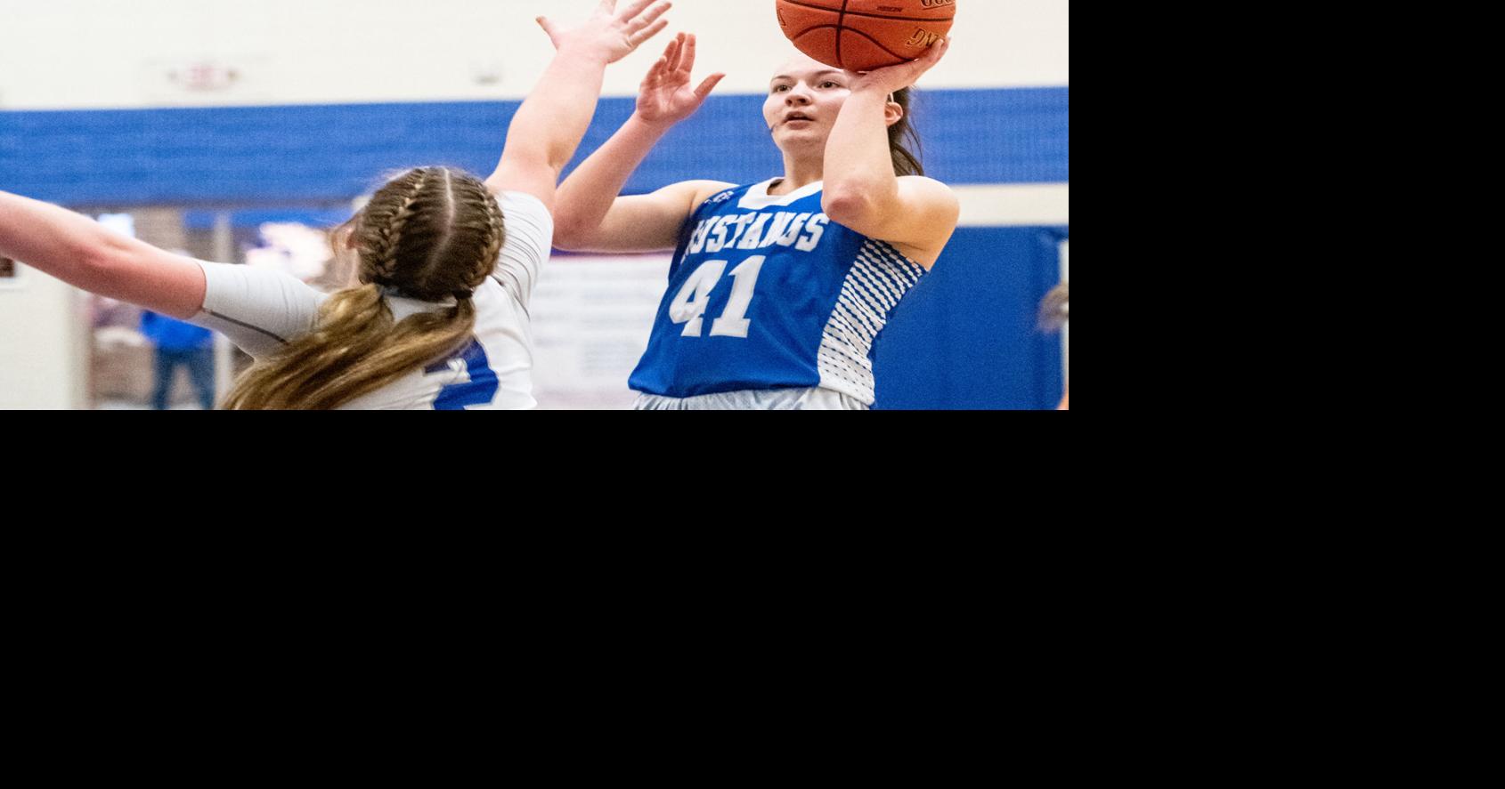 Newell-Fonda's Ella Larsen is Siouxland Female Athlete of the Year
