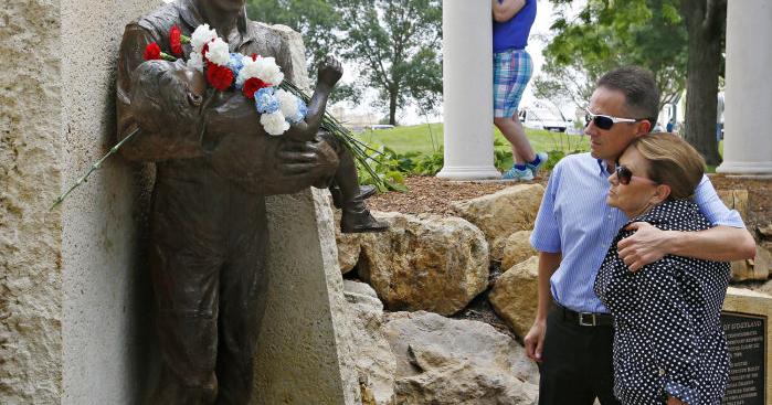 150 ICONS: Flight 232 memorial pays tribute to Sioux City crash ...