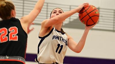 Sommervold, Stokes pace Panthers in win over Warriors
