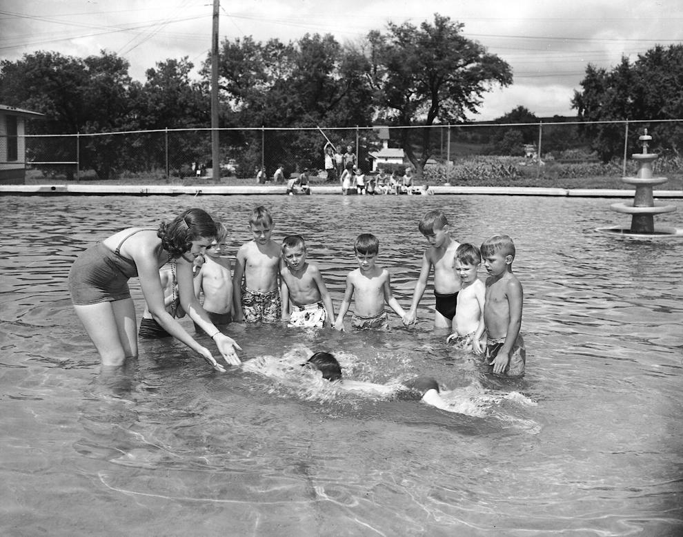 Photos of Sioux City swimming pools through the years