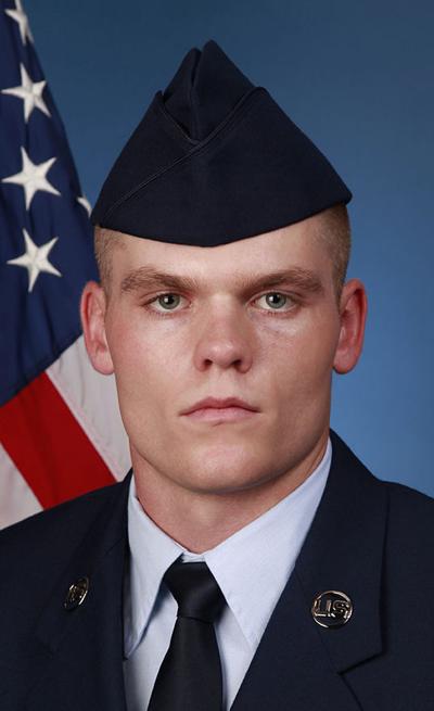 Siouxland native graduates from basic training