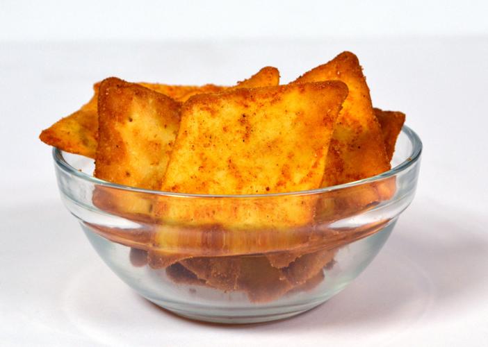 Snackable flatbread: Curry up for some non-stop naan chips!