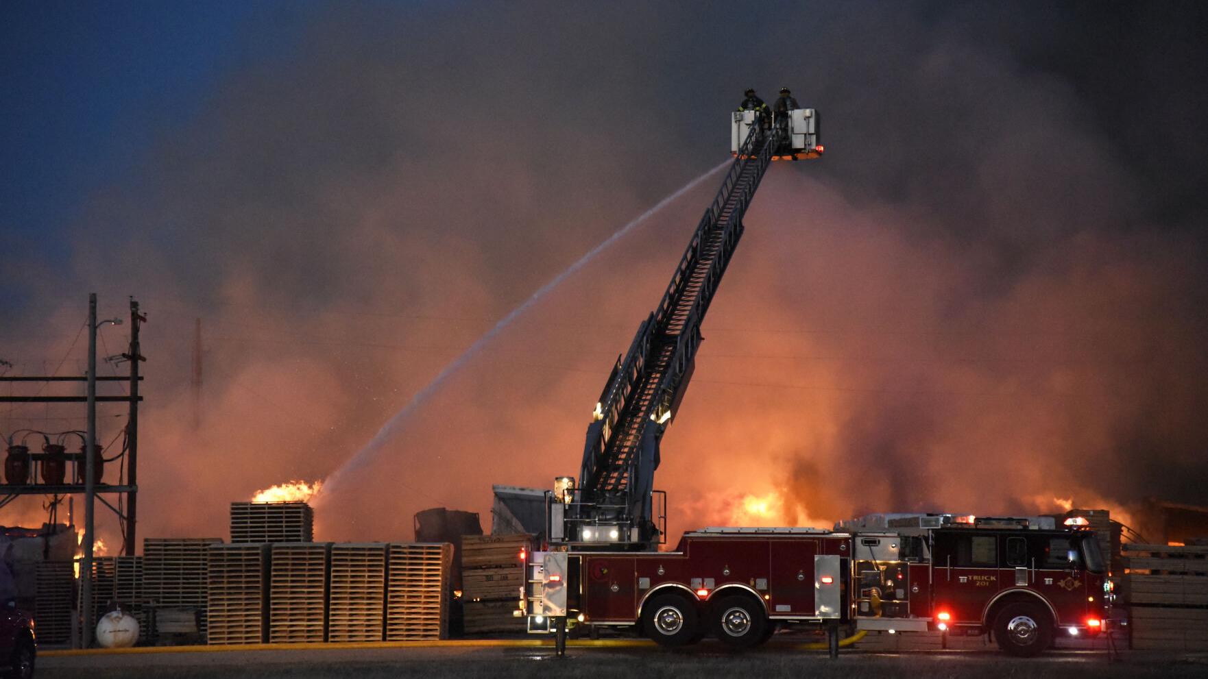 South Sioux City pallet yard fire discovered by fire chief