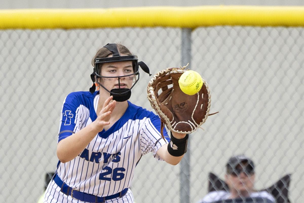 Prep softball roundup: Akron-Westfield wins vs Hinton