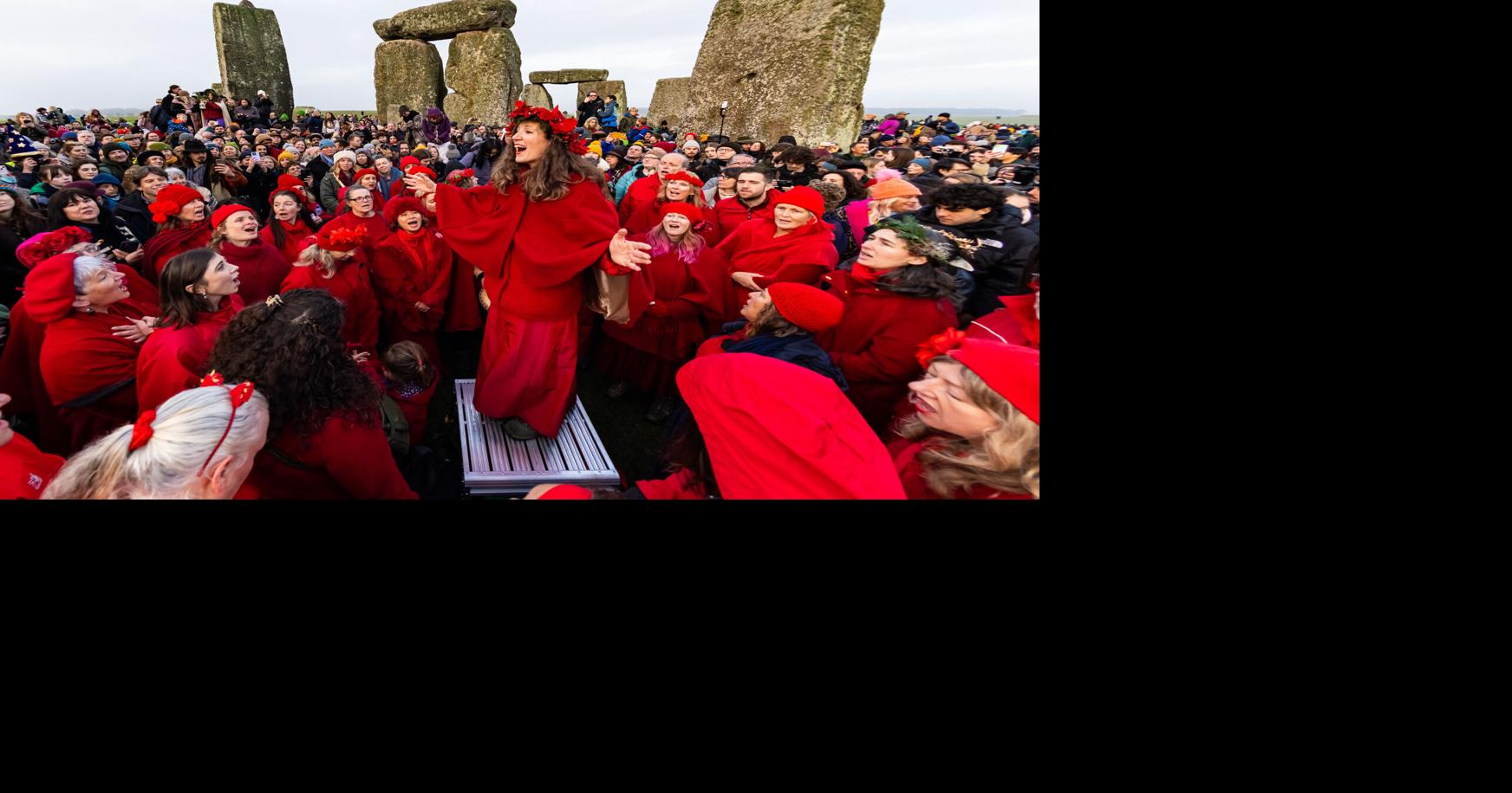 Thousands greet sunrise on winter solstice at Stonehenge