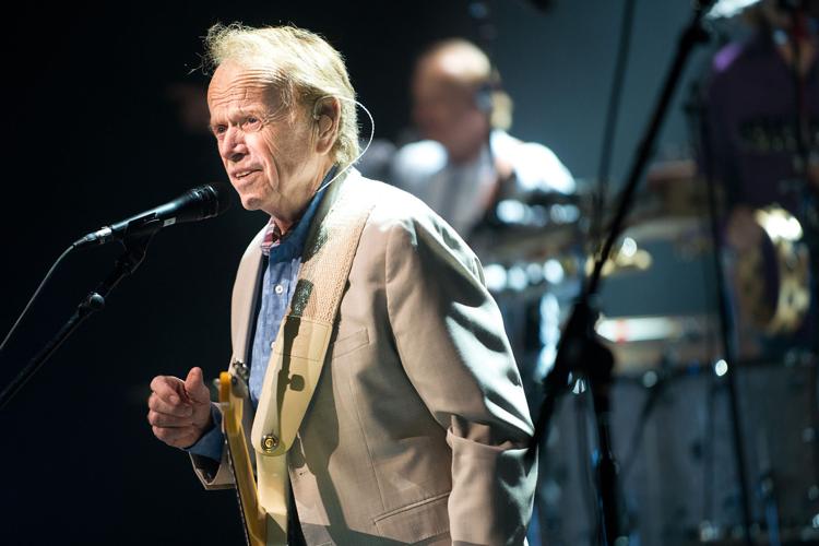 FLASHBACK REVIEW: Brian Wilson offers the Beach Boys sound most haven’t ...
