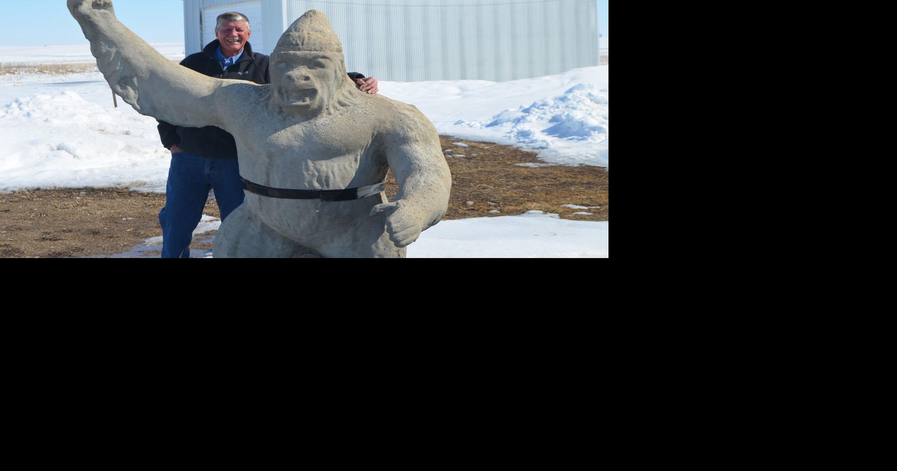 Holstein man going ape over completion of Highway 20 expansion