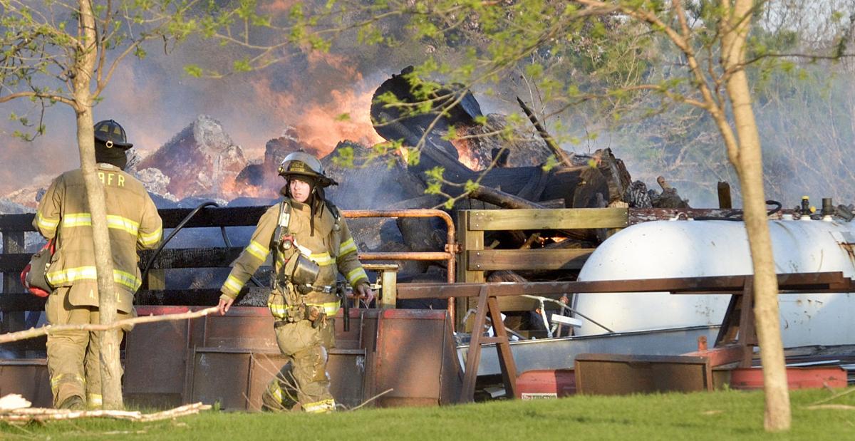 Fire destroys barn in Sergeant Bluff; no one injured
