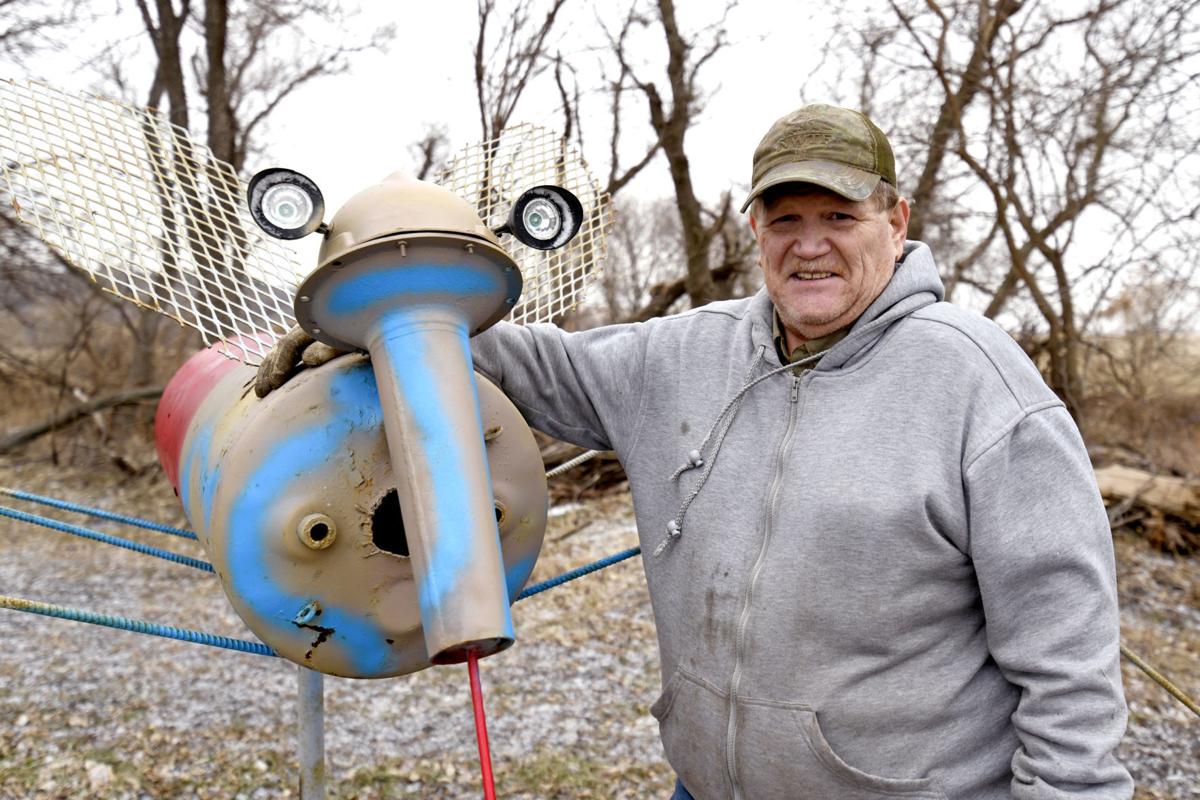 Hubbard man turns scrap into roadside art