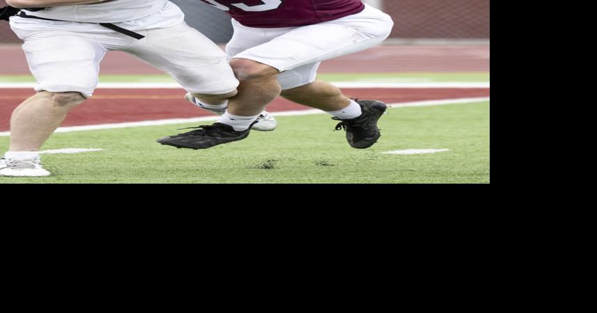 Mustangs stay unbeaten as Cole runs for 94 yards, 3 TDs