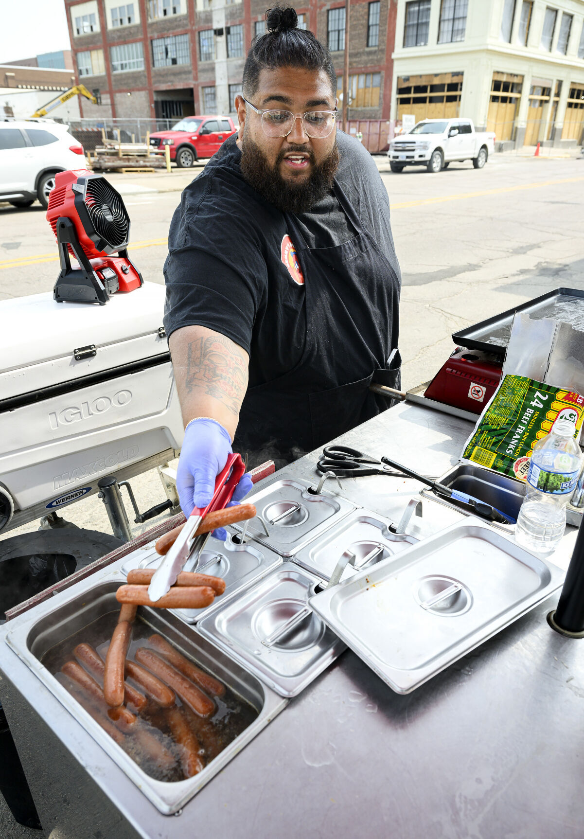 Sioux City man says a frank on a bun offers endless options