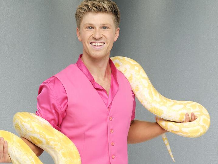 solid snake default dance