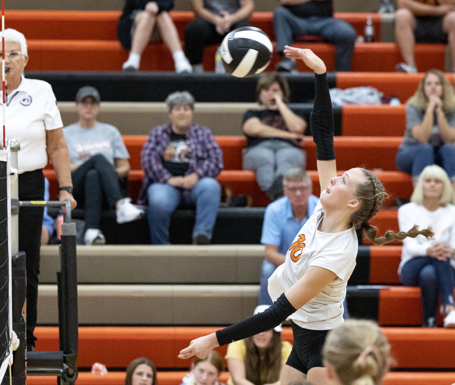 Youthful Sergeant Bluff-Luton volleyball falls to Western Christian in ...