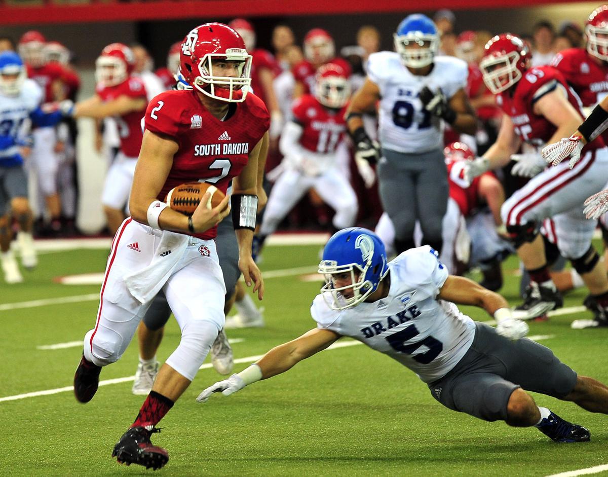 Photos: USD vs Drake football 09-19-15 | USD football ...