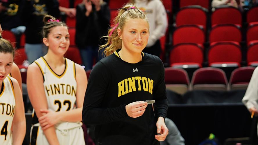 Hinton's 'mom, manager, biggest supporter' basking in title