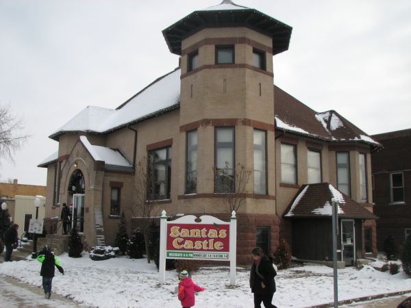 GALLAGHER: Santa’s Castle adds a chapter in its own Christmas story