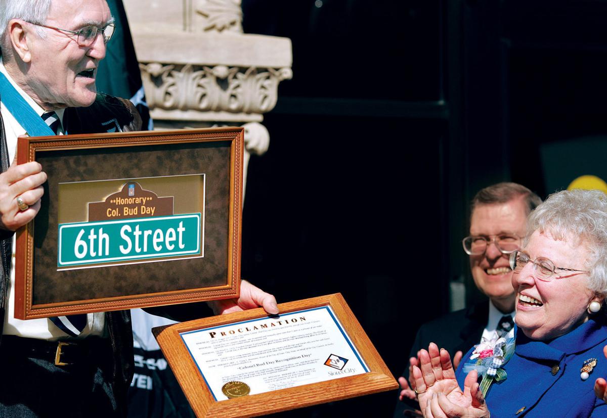 Bud Day street signs in Sioux City updated with new military rank ...