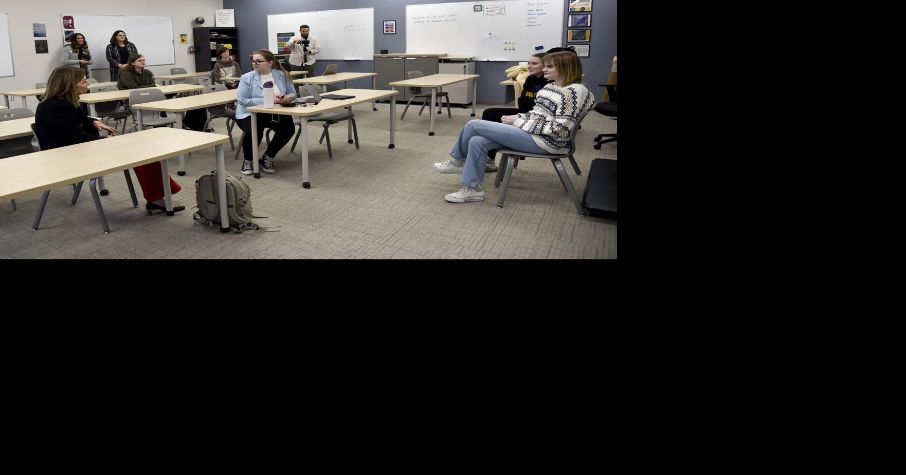 Gov. Kim Reynolds visits Siouxland Christian, Sioux City schools Thursday