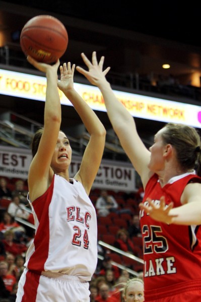 Midgettes down Spirit Lake to make semis | Basketball ...