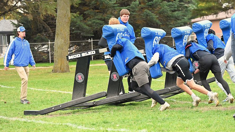 Everybody pitches in: Injured captains still contribute for undefeated ...