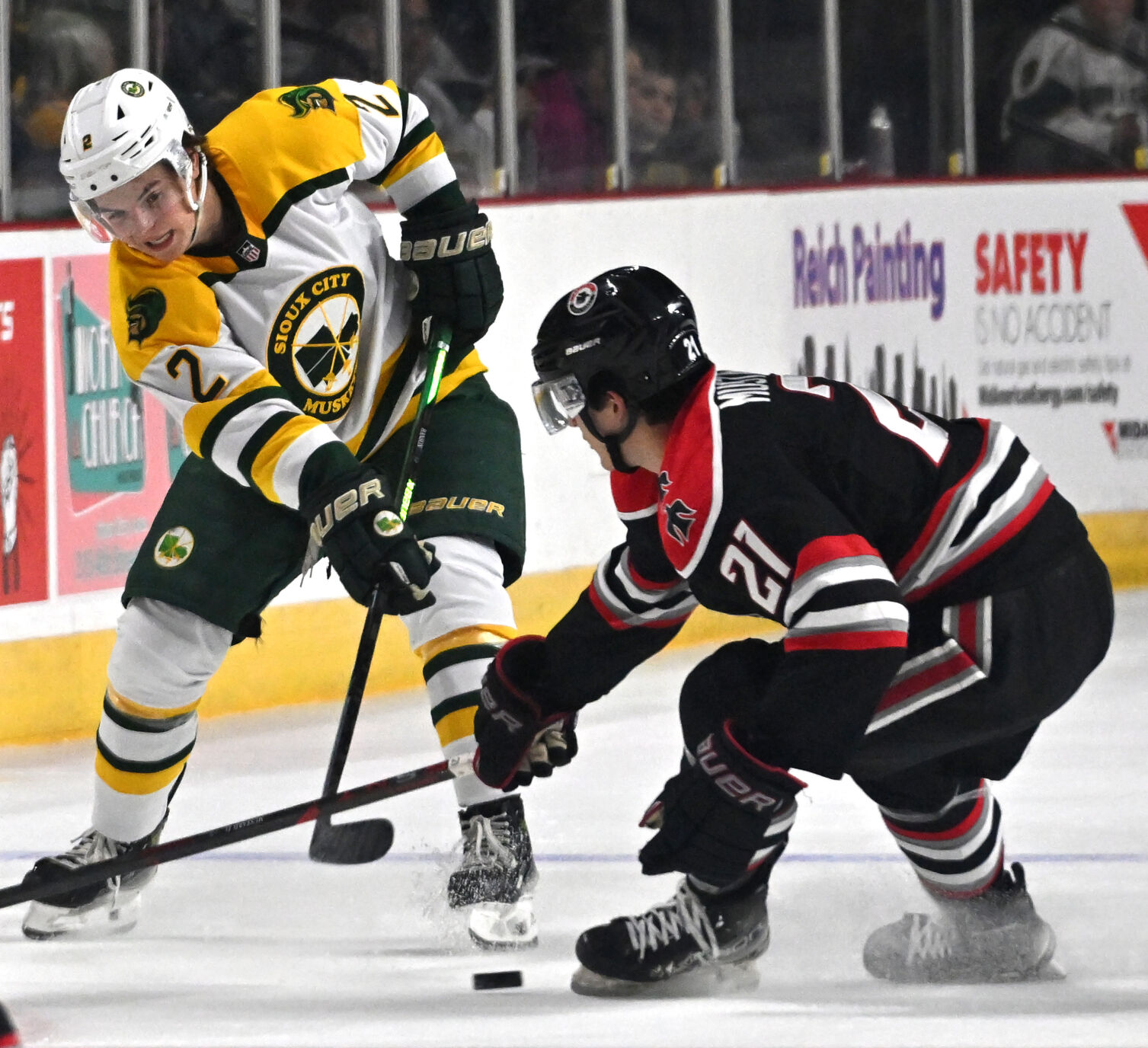 Muskegon takes two from Sioux City Musketeers
