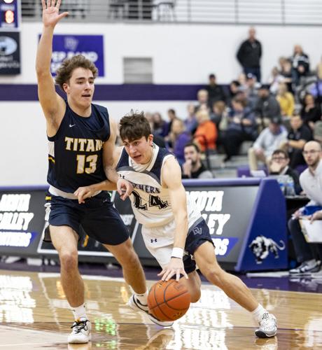Dakota Valley vs Tea Area basketball