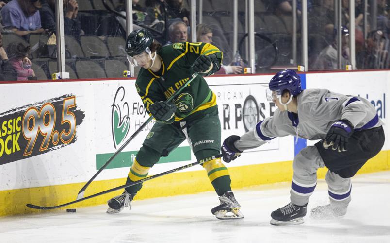 Sioux City Musketeers’ Grant Slukynsky named top forward of the week in ...