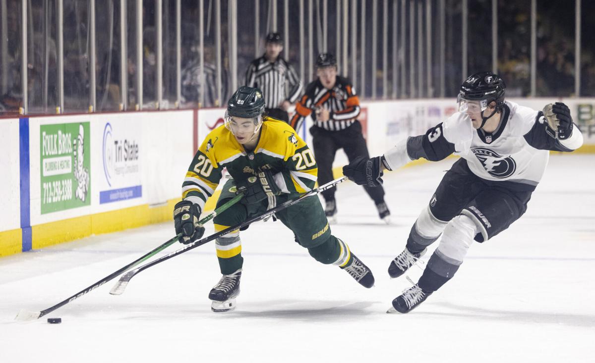 Musketeers dominate Sioux Falls to stay in 2nd place