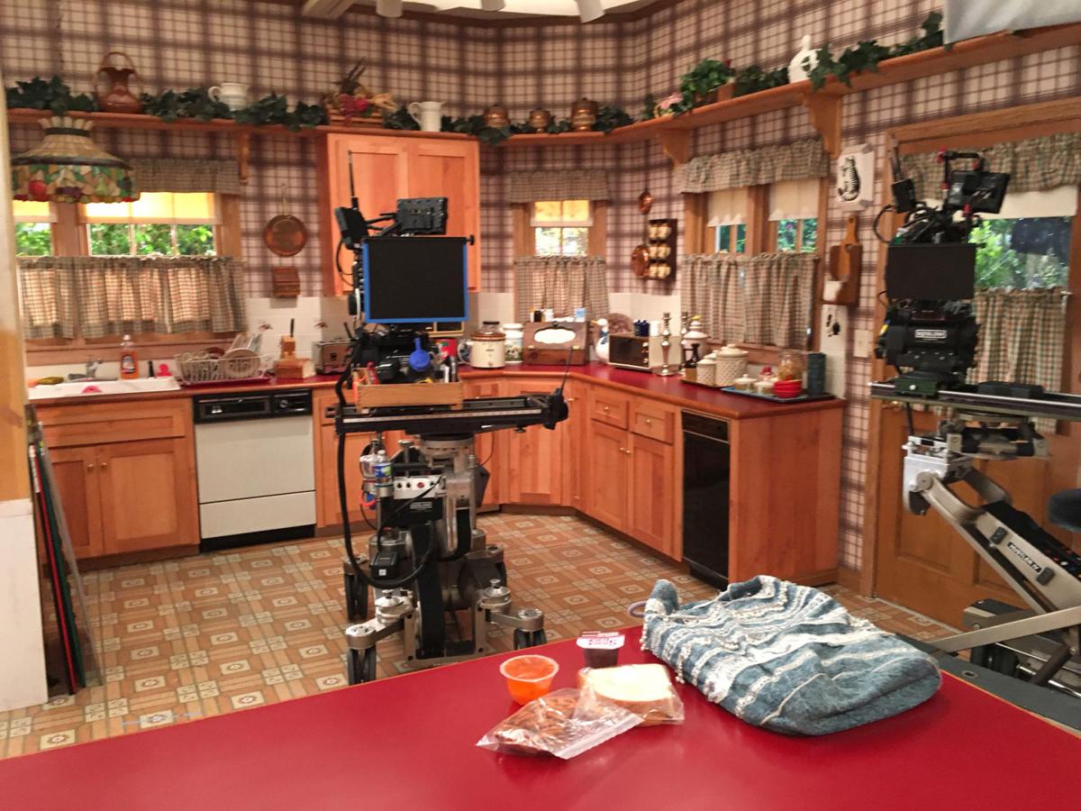 A visit to the set of "The Goldbergs" | Coffee Break | siouxcityjournal.com