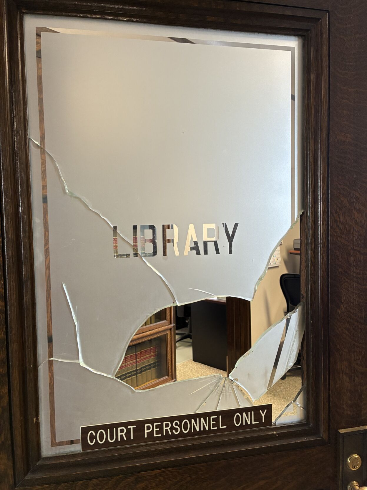 Suspected courthouse vandals returned to Lyon County