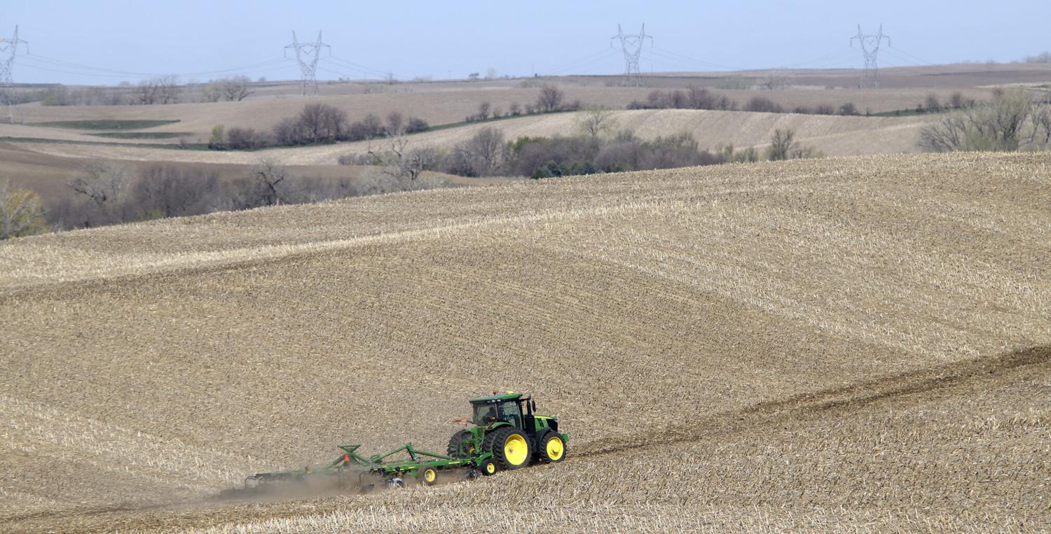 Northwest Iowa spring planting 2023: 'If it rains, we won't be mad'