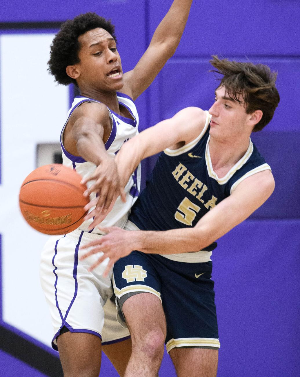 MOC-FV bottles up Heelan, returns to state tourney