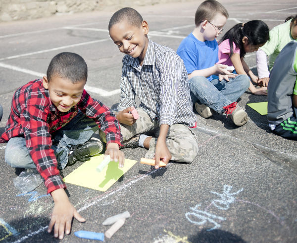 Hunt Elementary students, staffers sample arts-based learning