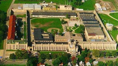 Officer injured in Anamosa prison attack