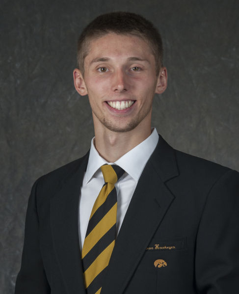 Uthoff ready to put on Hawkeye uniform