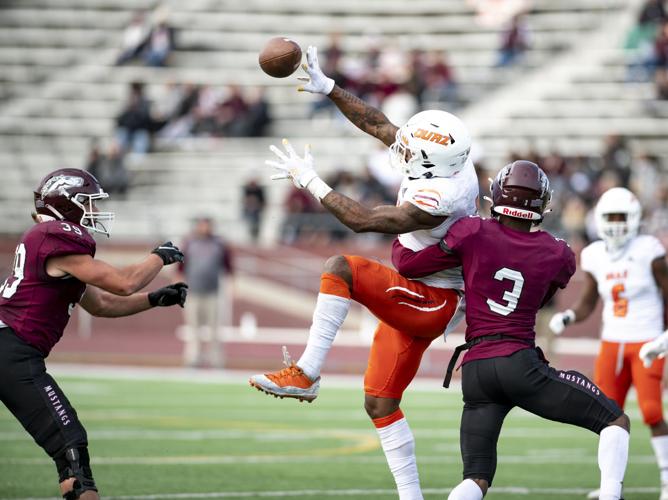 Morningside football advances with first-round win over Ottawa