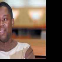 Actor makes comeback from paralysis