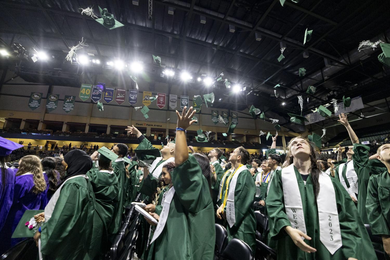 Sioux City Schools moves to three days of graduation