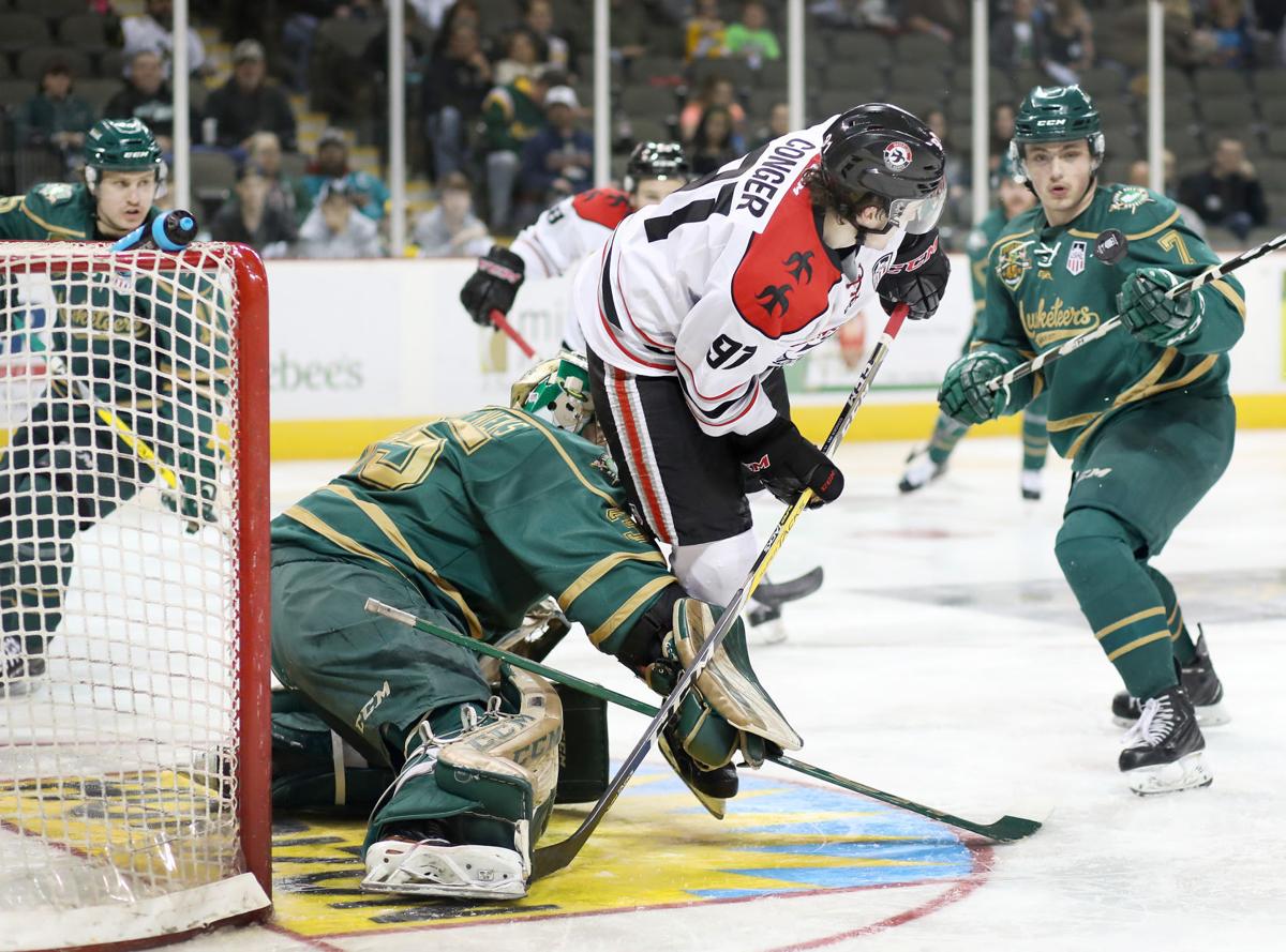 Photos: Waterloo Blackhawks at Sioux City Musketeers hockey ...